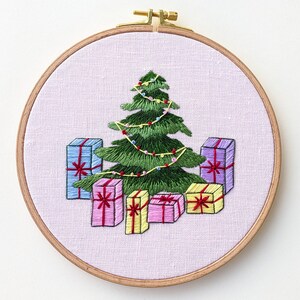 Christmas Tree With Presents Embroidery Pattern + Video Tutorial ...
