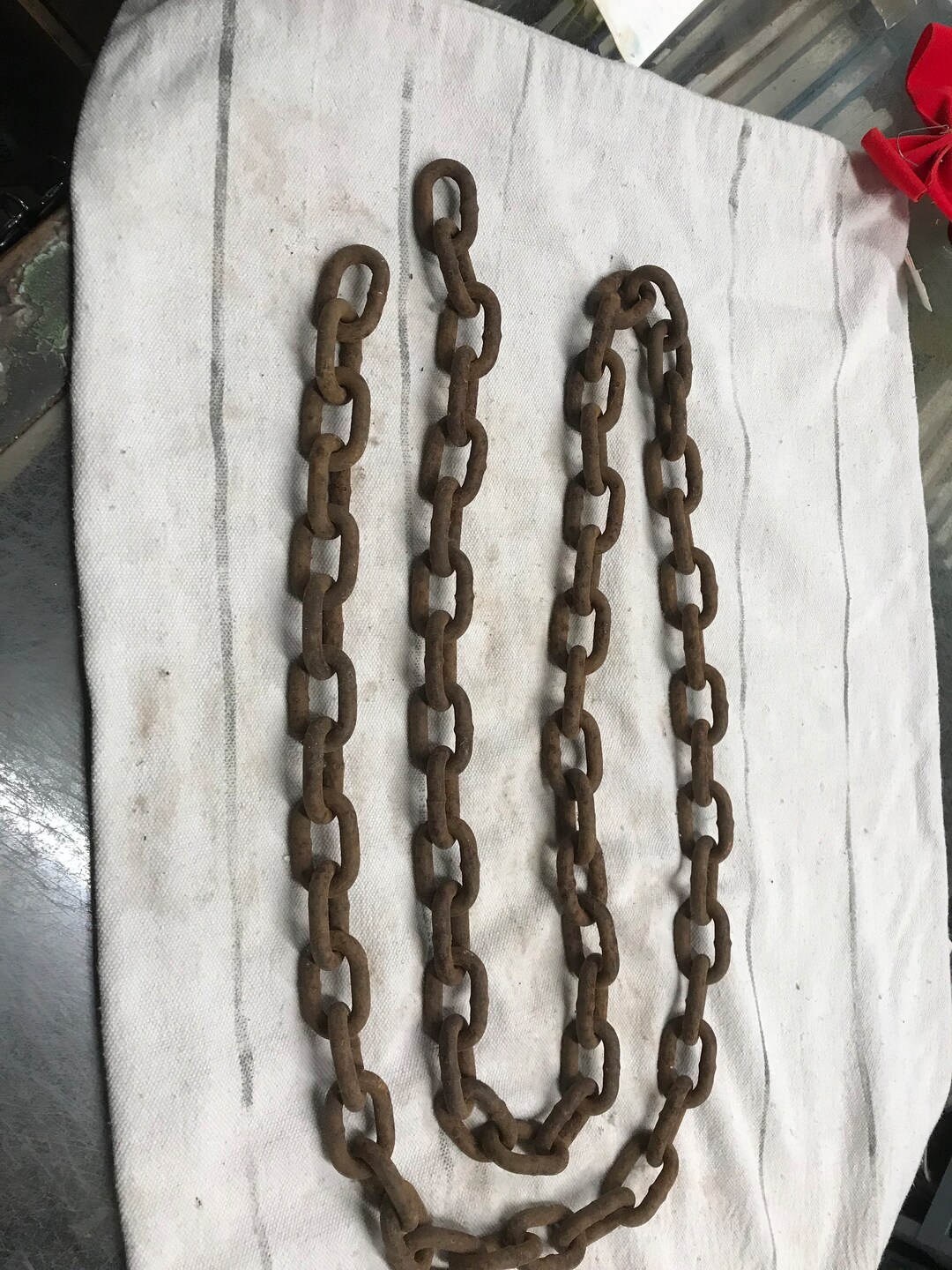 70 Rusty Iron Chain, 1 1/2 Each Link, Metal Art, Welded Chain Art ...