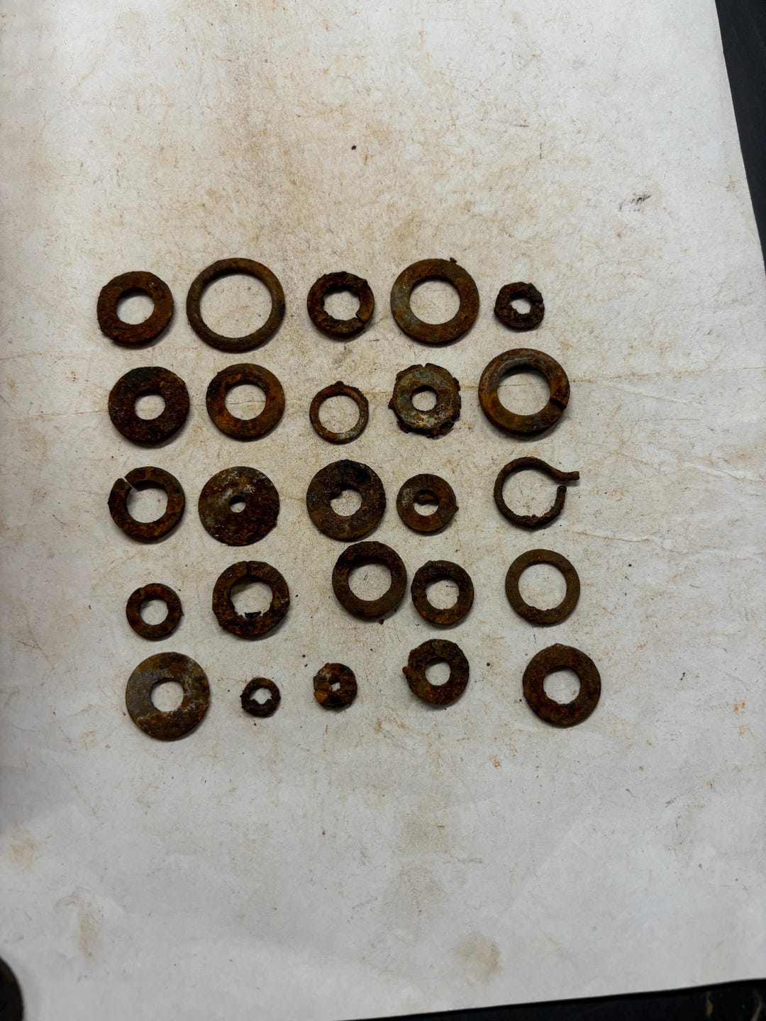 25 Pc Old Rusty Circles Vintage Assorted Iron Flat Bolt Washers Rust ...