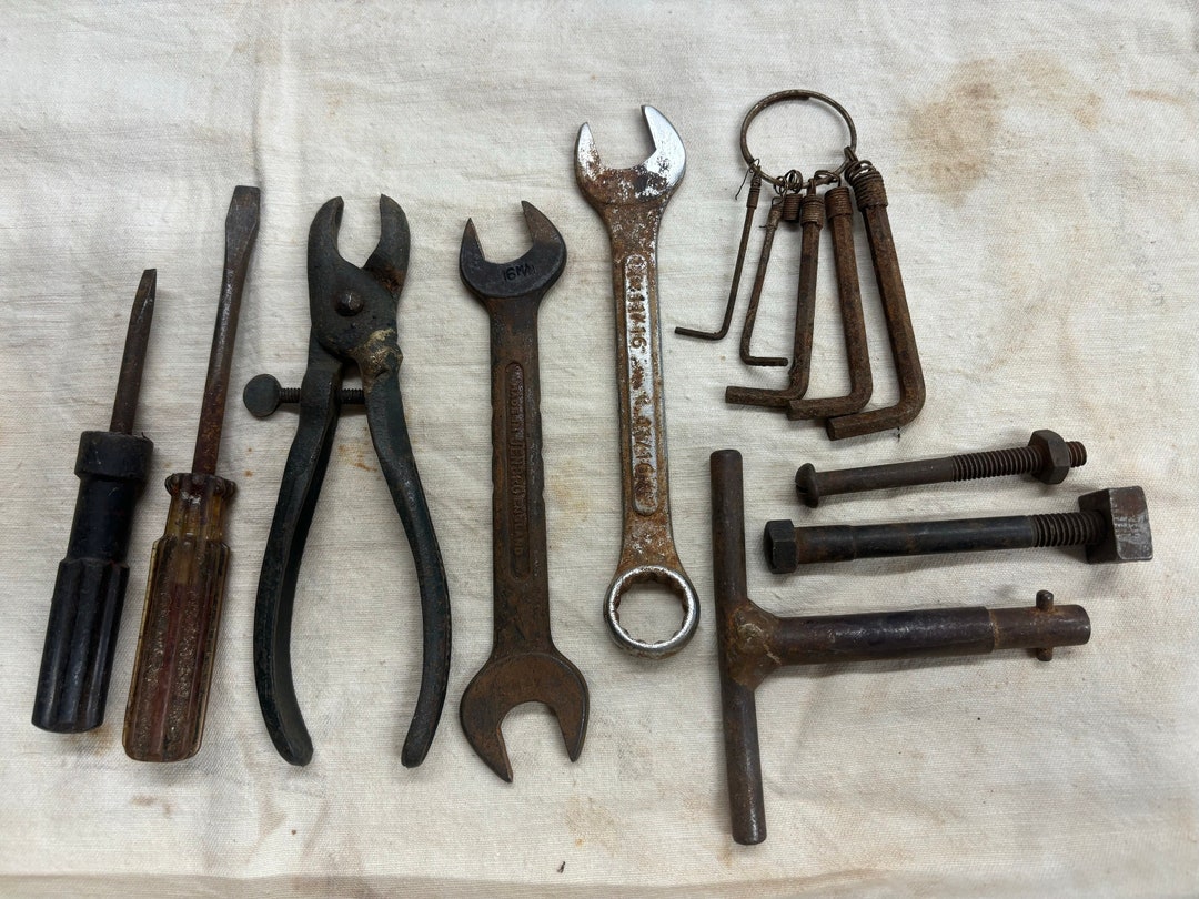 Vintage Rusty Hand Tools for Display Hanging Items Vintage Barn Farm ...