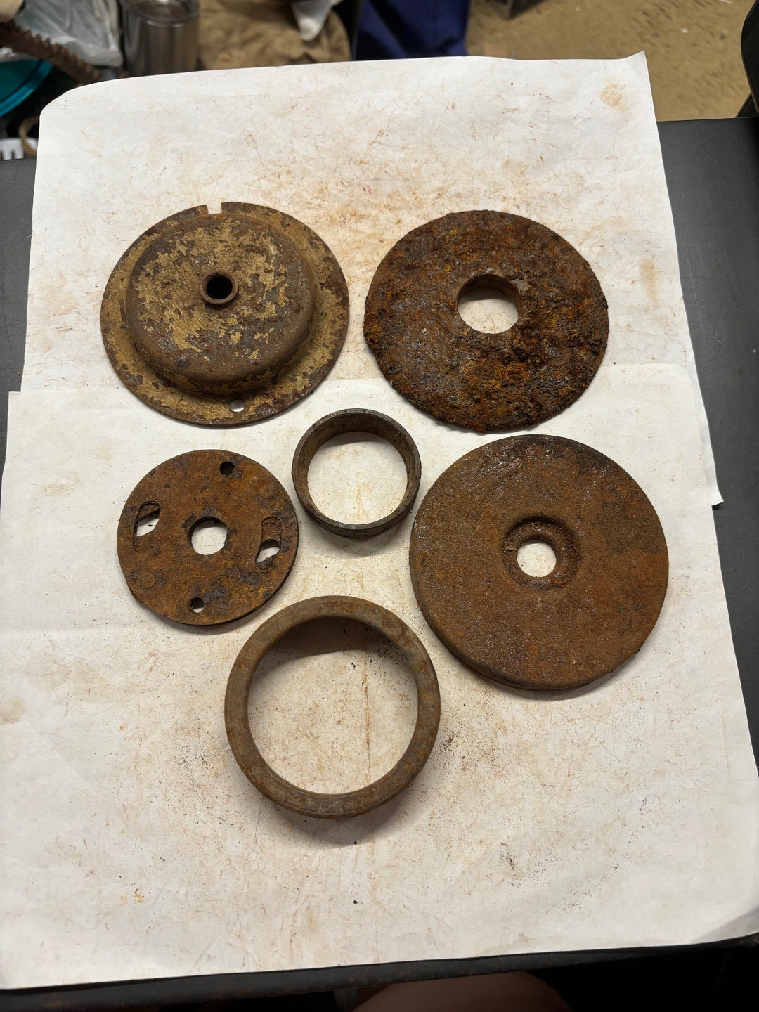Heavy Cast Iron Rusty Circles Vintage Assorted Iron Project Rust Dying ...