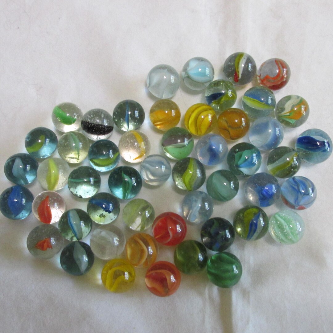 Vintage Mixed Lot of Cat's Eye Marbles, Bananas, Caged and 2 & 3 Color ...