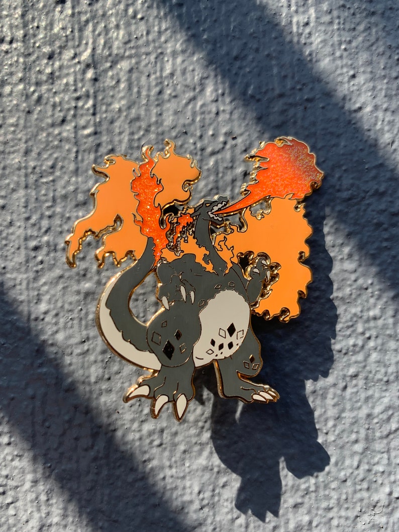 Charizard Shiny Gigantamax Enamel Pin - Etsy