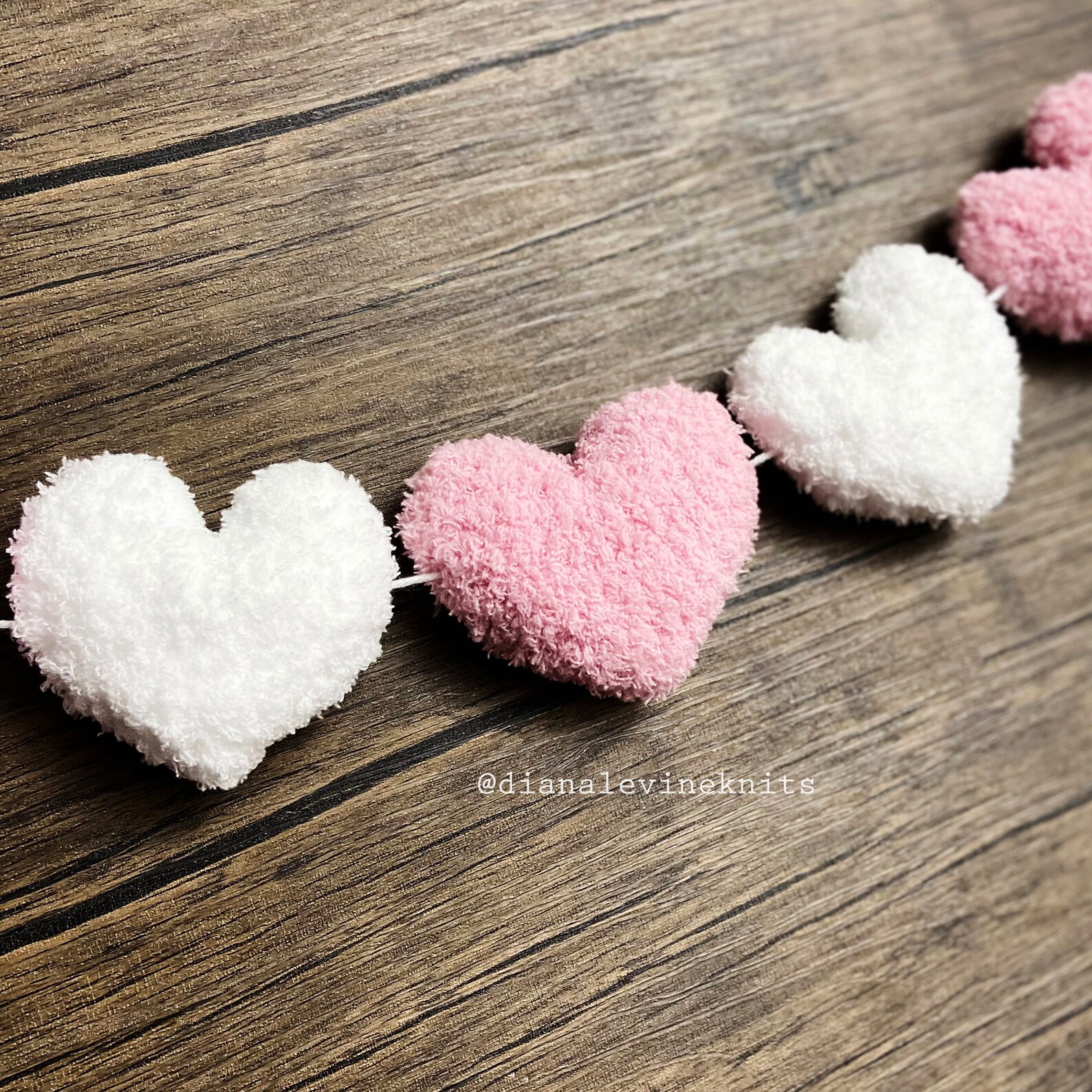 Fuzzy Hearts! KNITTING MACHINE PATTERN for 22 Needle Circular Knitting ...