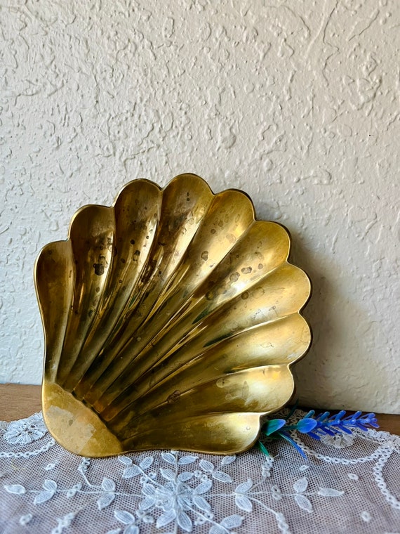 Vintage shell trinket dish - Gem