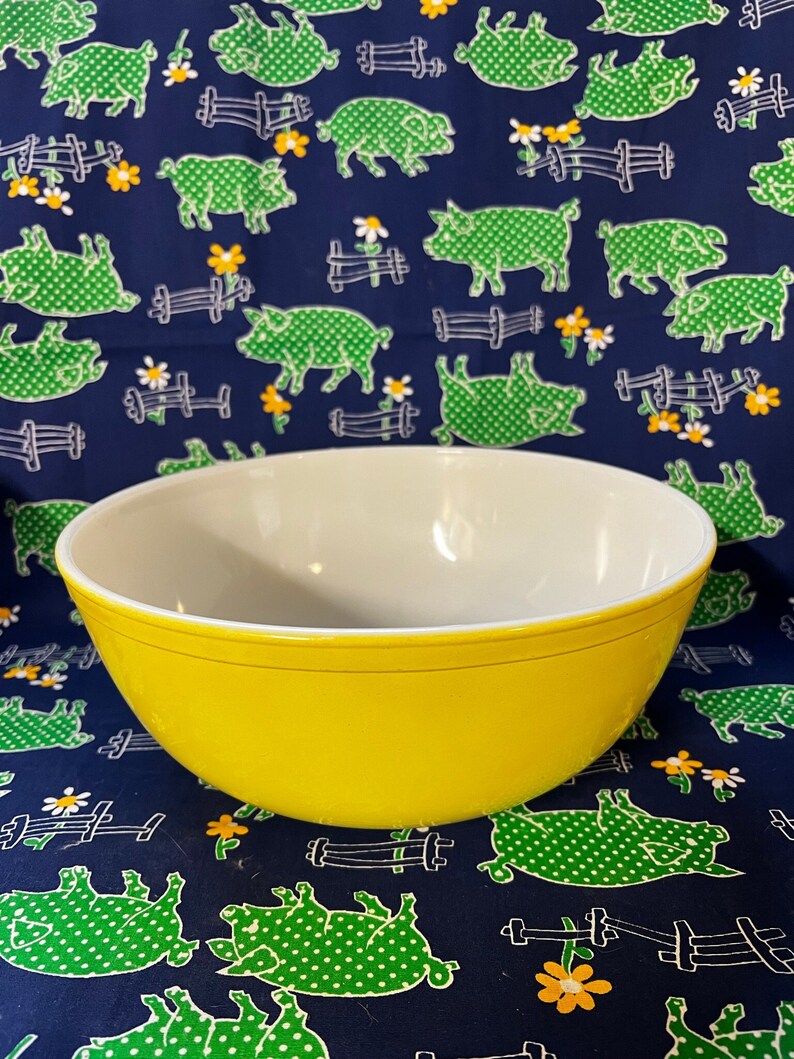 Vintage Yellow PYREX Mixing Bowl - Etsy