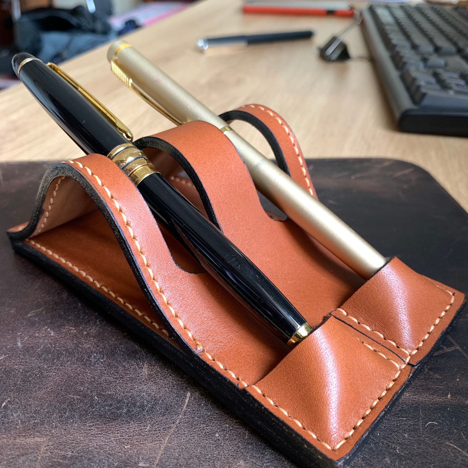 Leather Fountain Pen Stand, Leather Pen Holder, Leather Desk Pen Stand ...