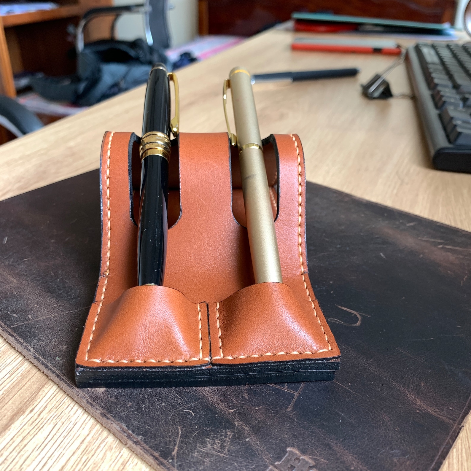Leather Fountain Pen Stand, Leather Pen Holder, Leather Desk Pen Stand ...