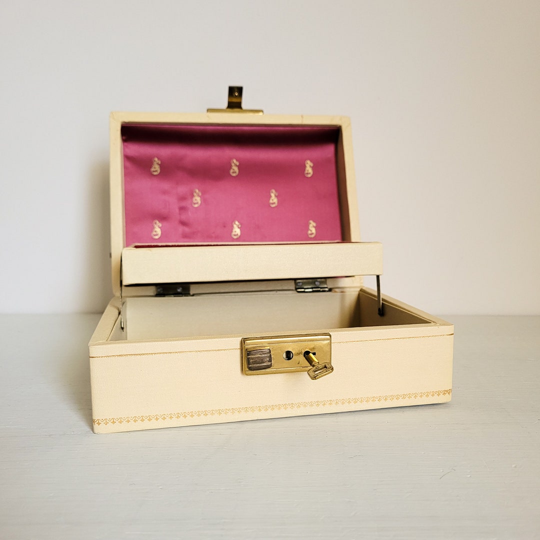 Vintage Cream Rectangle Jewelry Box With Lock and Key - Etsy