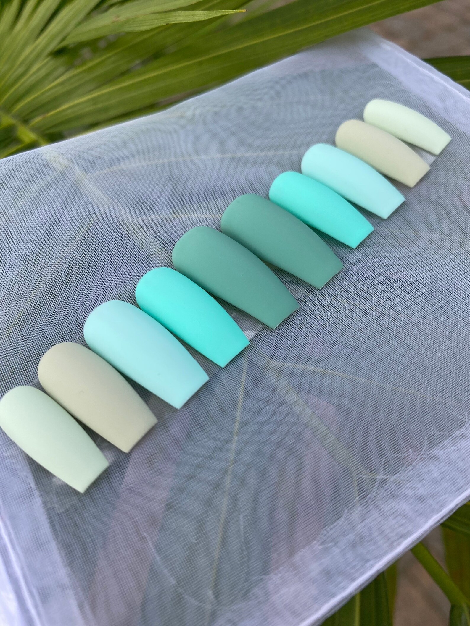 Mermaid Green Gradient Nails / Matte Nails / Press on Nails - Etsy