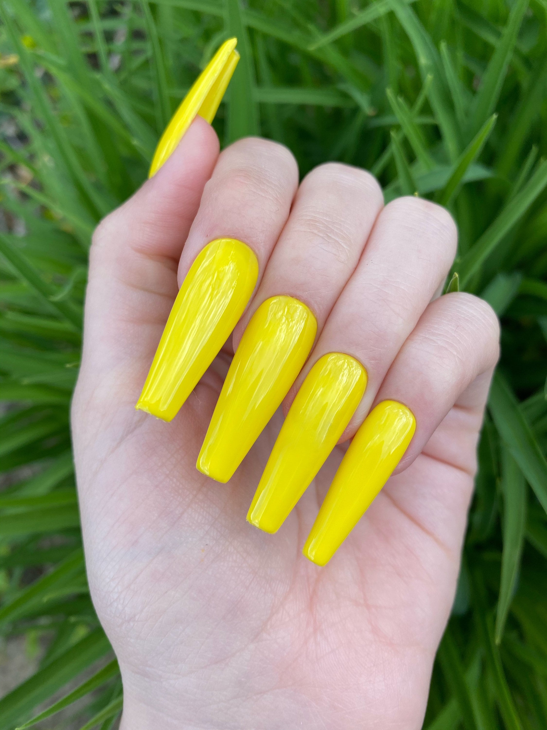 Nail Art Craft Supplies & Tools Yellow Press on Nails Acrylic & Press ...