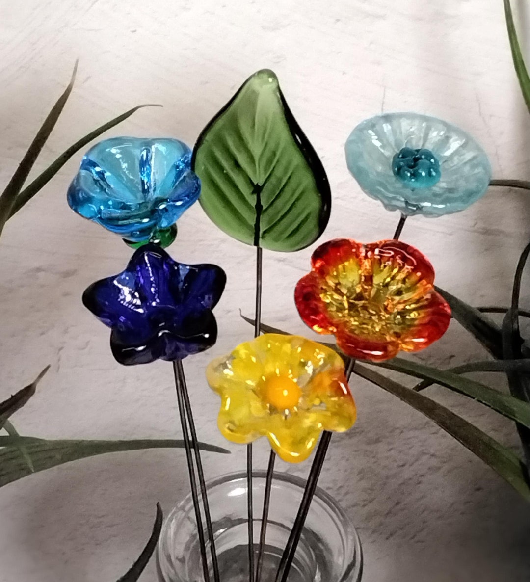Lil' Somethin' Glass Flower Bouquet; 5 Glass Flowers + 1 Leaf Total ...