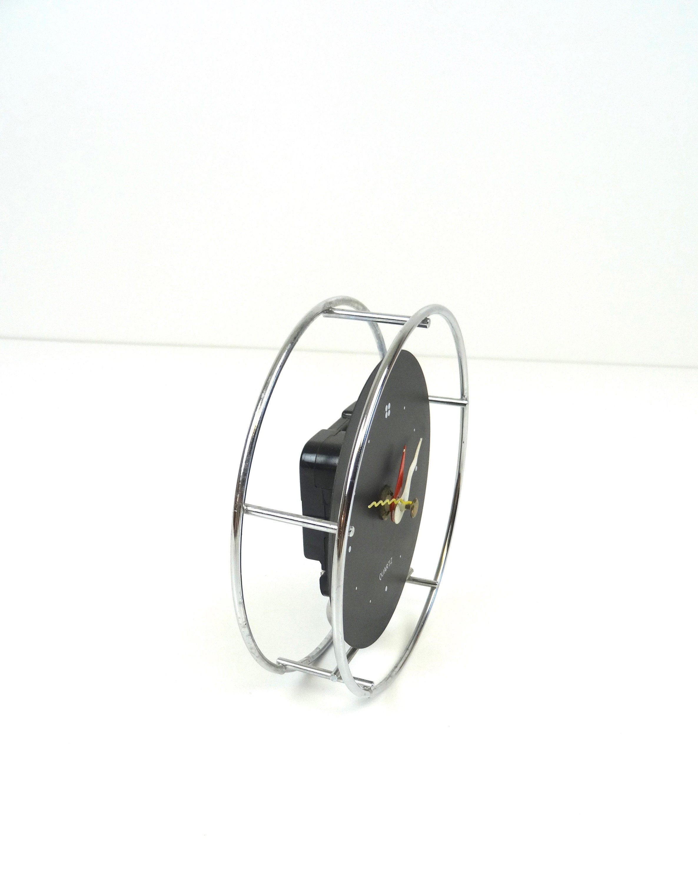 Postmodern Round 80s Memphis Age Desk Clock - Etsy