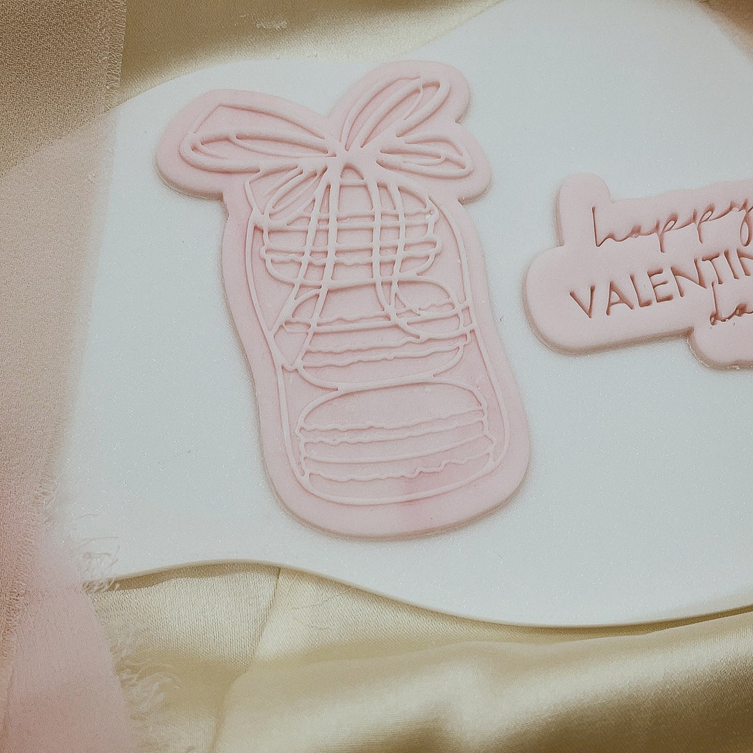 Macarons Embosser Set Birthday Cookie Embosser 3D Cookie Cutter and ...