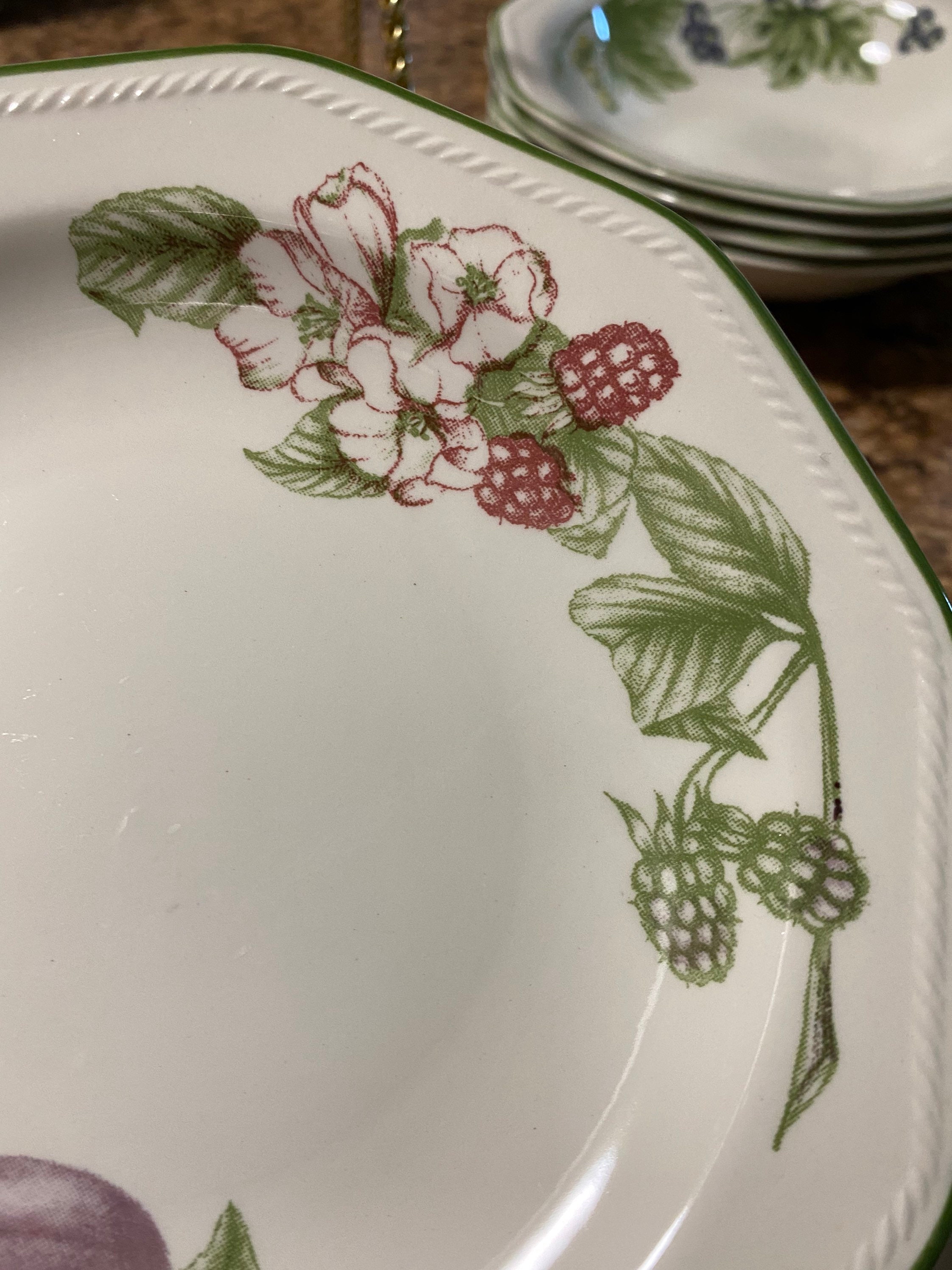 The Chartwell Collection Soup Cereal Bowls and Salad Dessert Plates ...