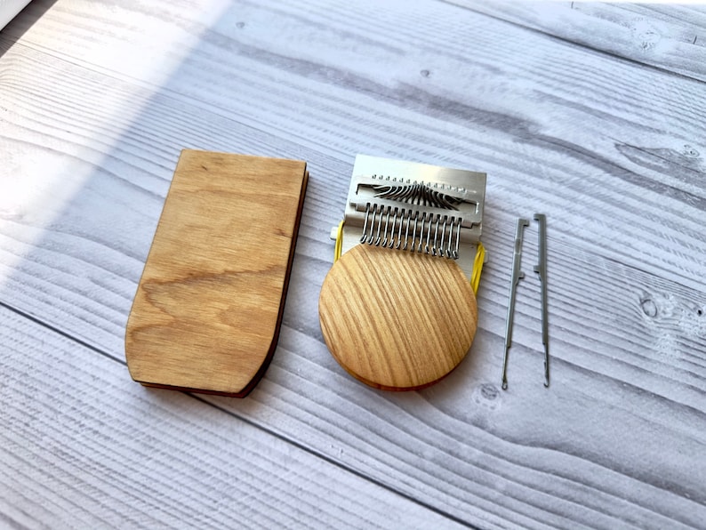 Speedweve Darning Kit 14 Hooks With Wooden Disc and Rectangular ...