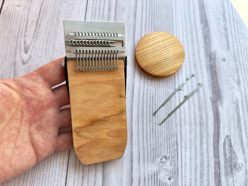Speedweve Darning Kit 14 Hooks With Wooden Disc and Rectangular ...