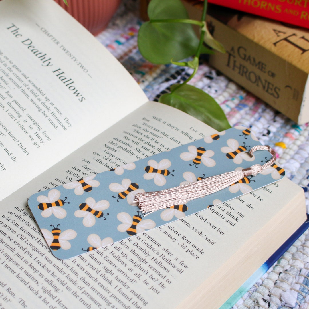 Cute Bumblebee Bookmark | Tassel Bookmark, Bookworm, Reading Gifts ...