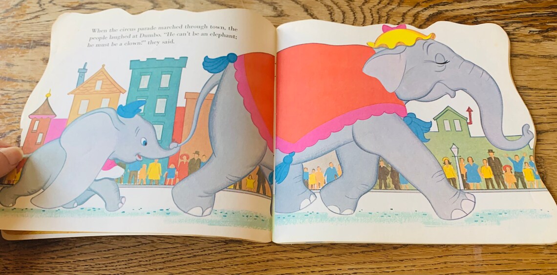 A Golden Super Shape Book Walt Disney’s Dumbo Softcover Vintage 70s ...