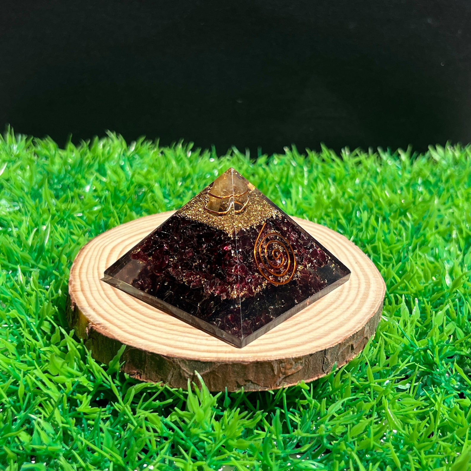 Garnet Orgone Pyramid, Healing Crystals for Depression & Love ...
