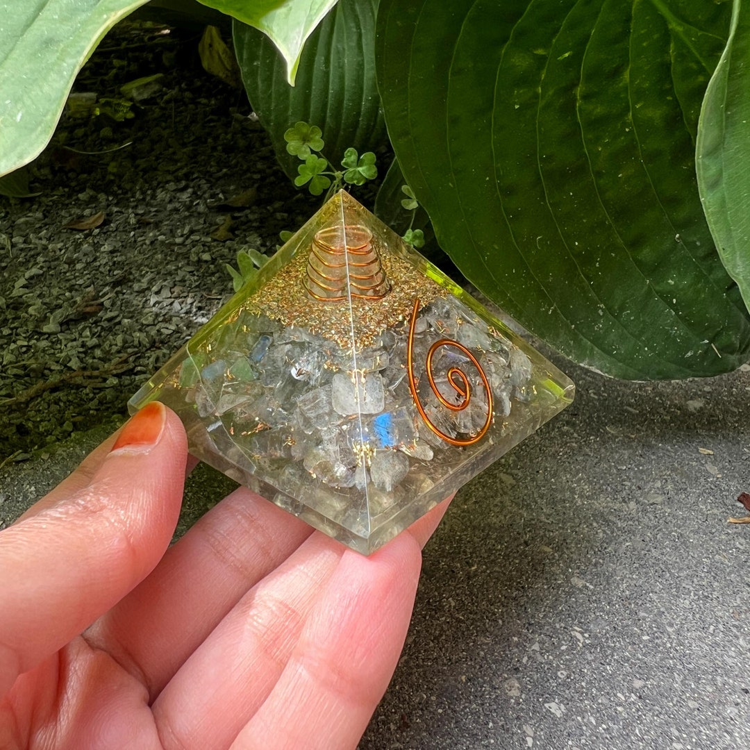 Orgone Pyramid, Orgonite Crystal Pyramid, Crystal Tower Point, Reiki ...