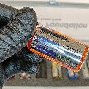 SCP - 6 Vials Display Case - Etsy