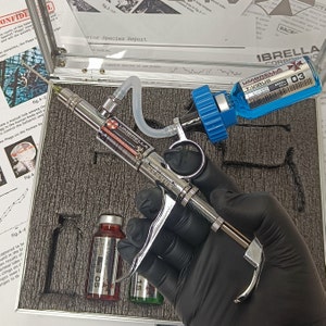 Resident Evil Umbrella Corporation Virus Injection Gun and Virus Set ...
