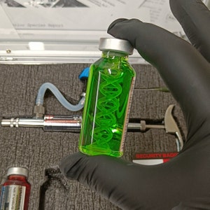 Resident Evil Umbrella Corporation Virus Injection Gun and Virus Set ...