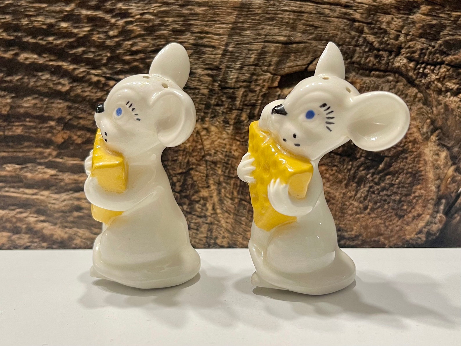 Vintage Atlantic Mold Mice Nibbling Cheese Shakers Vintage | Etsy
