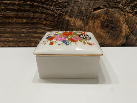 Vintage Asian Floral Trinket Box, Porcelain Trinket B… - Gem
