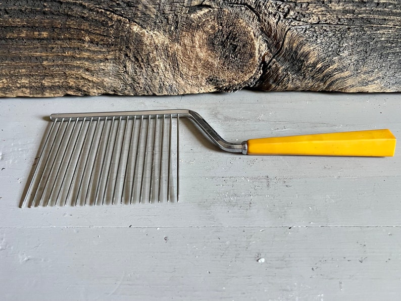 Vintage Schneider Toledo Bakelite Cake Slicer Yellow Cake - Etsy