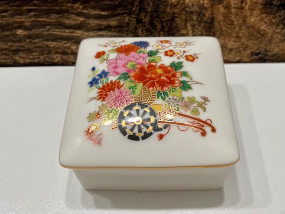 Vintage Asian Floral Trinket Box, Porcelain Trinket B… - Gem