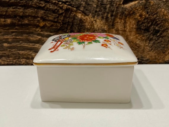 Vintage Asian Floral Trinket Box, Porcelain Trinket B… - Gem