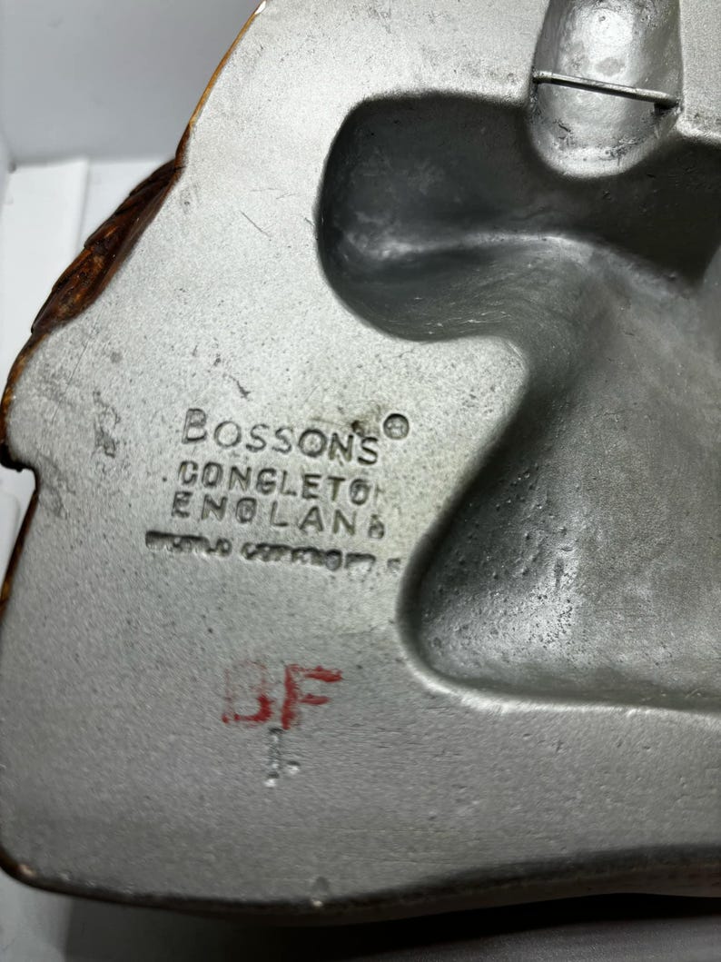 Bosson Desert Hawk Chalkware - Etsy