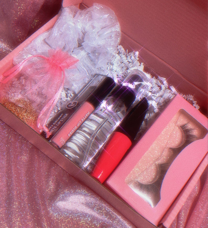 Merry Christmas Beautiful Gift Box Gift Bundle, Set, Gift Box, Gift Set ...