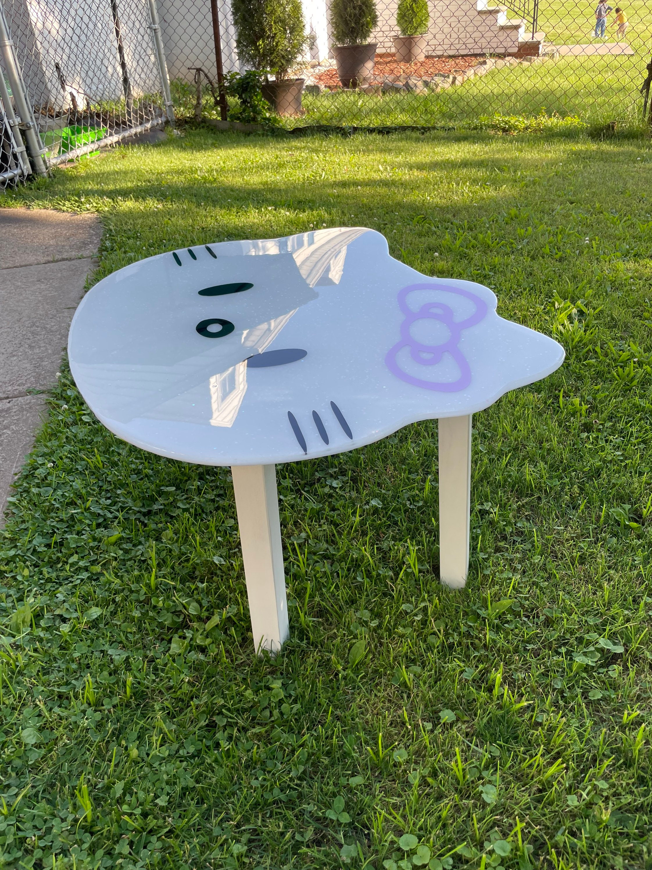 Kitty Kitty Table - Etsy