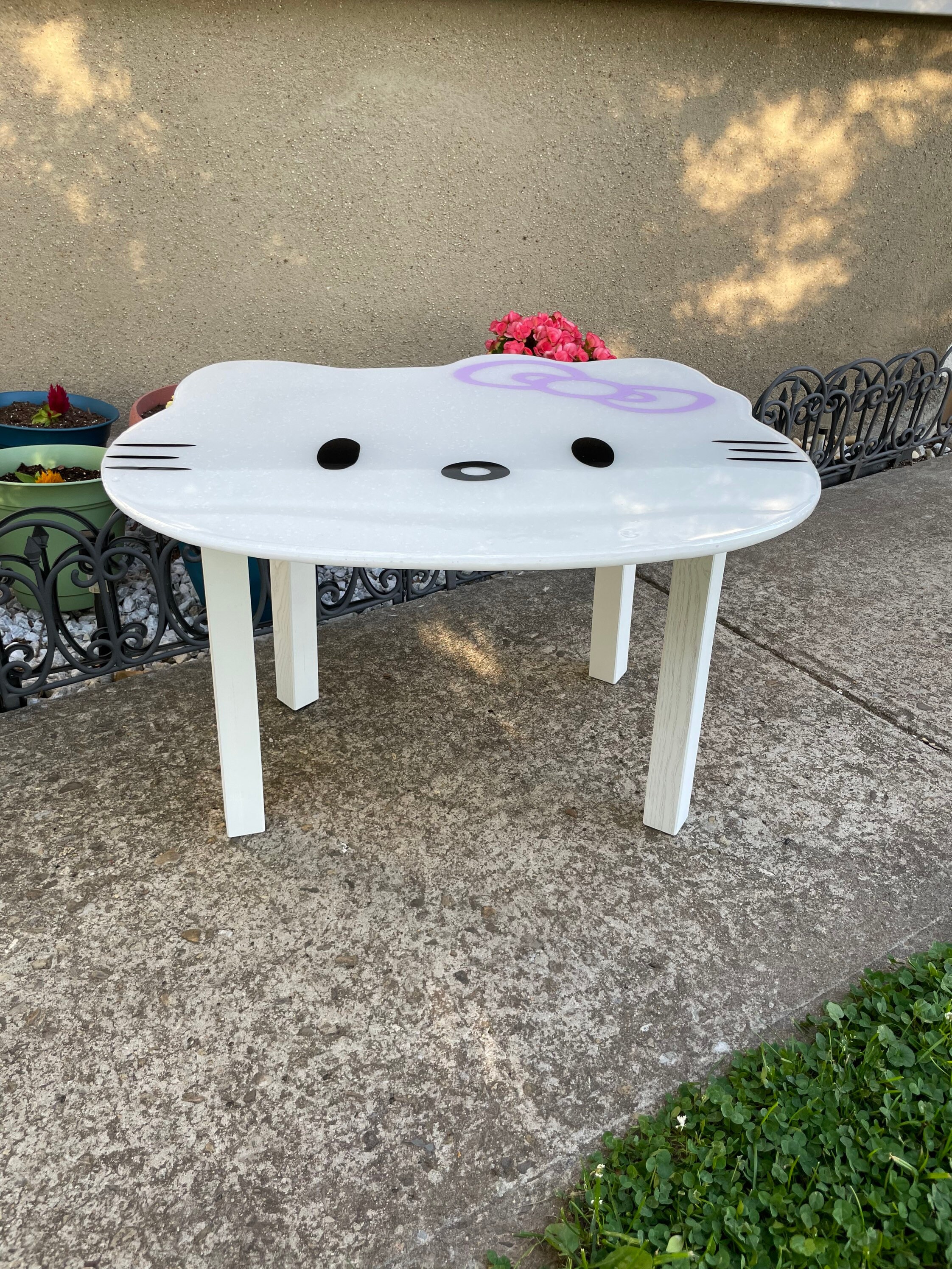 Kitty Kitty Table - Etsy