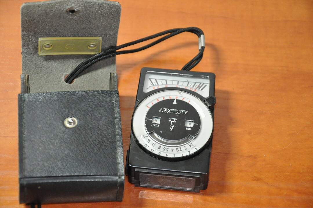Vintage Soviet Light Exposure Meter Leningrad-7, 1980s - Etsy