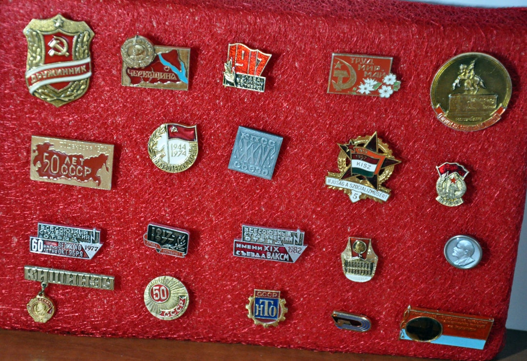 Vintage Soviet Badges, 1970s - Etsy