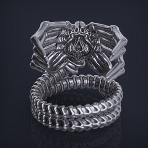 Handcrafted Silver Alien Facehugger Ring Unique Sci-fi Collector's ...
