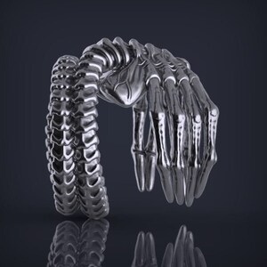 Handcrafted Silver Alien Facehugger Ring Unique Sci-fi Collector's ...