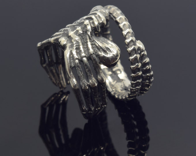 MR. Giger Inspired , Alien Facehugger Ring, Facehugger, Chestburster ...