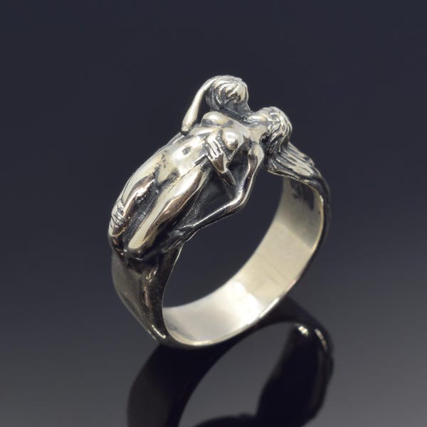 Kiss Ring - Etsy
