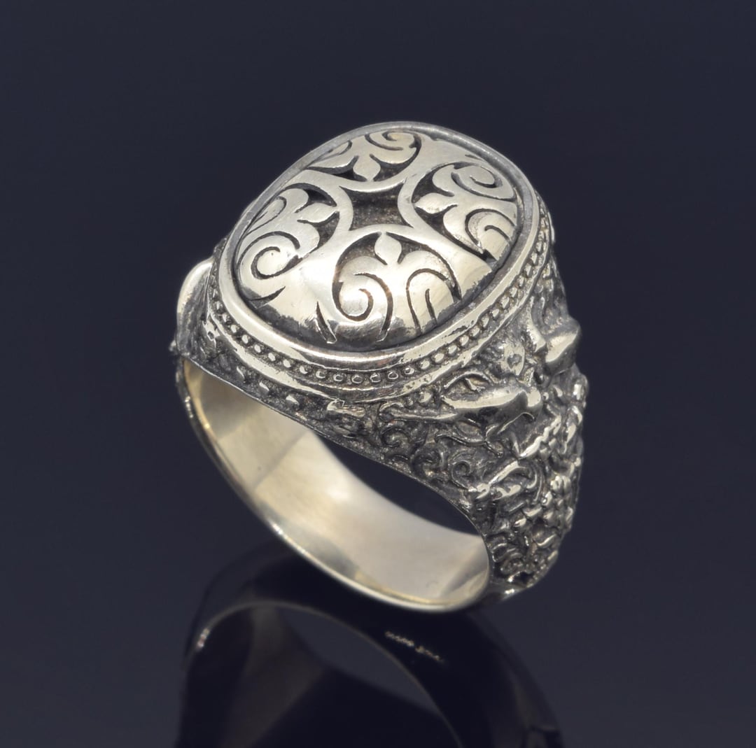 Handcrafted Baroque Style Vintage Silver Ring With Ornate Gothic ...