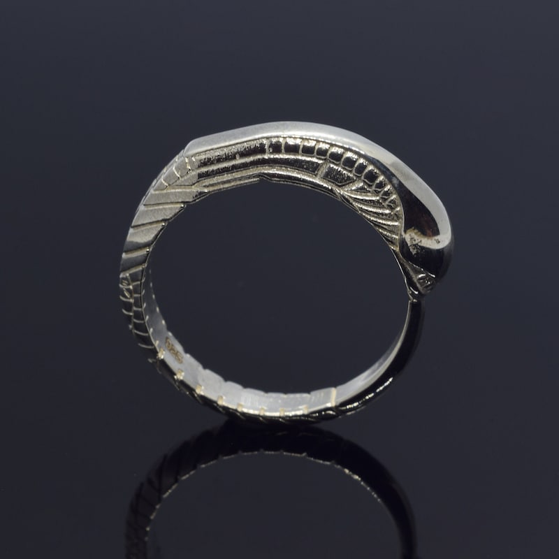 Alien Ring - Etsy
