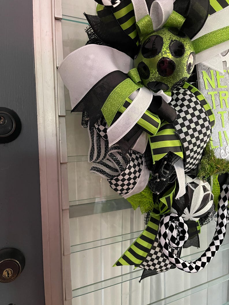 Never Trust the Living Wreath, Halloween Wreath, Halloween Door Wreath ...