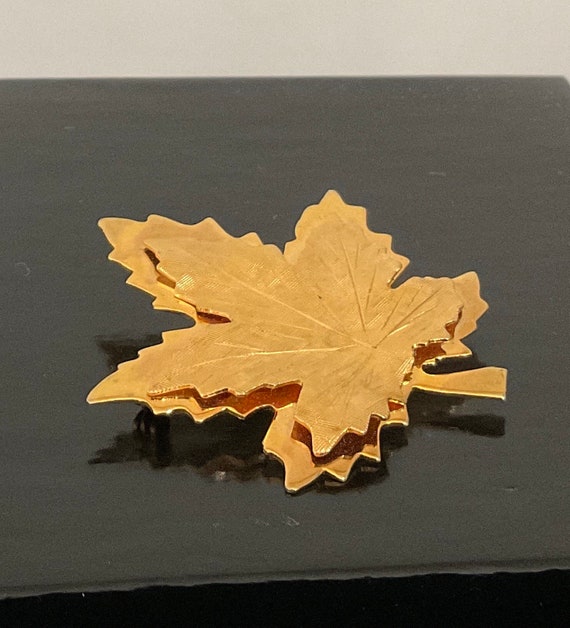 Vintage signed Boyd Bond gold plated double maple lea… - Gem