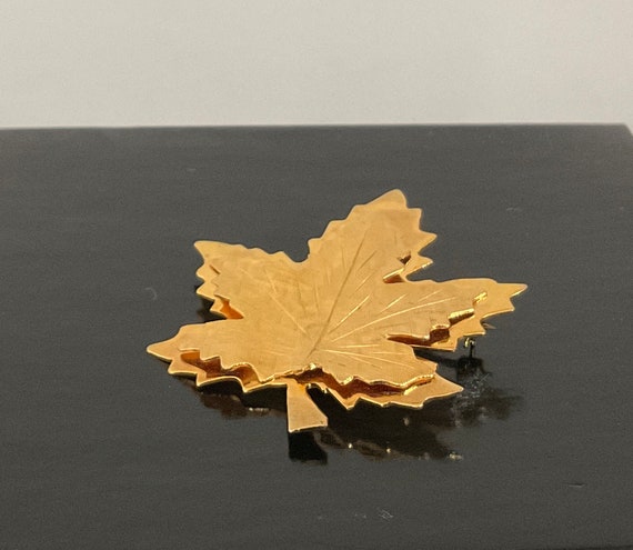 Vintage signed Boyd Bond gold plated double maple lea… - Gem