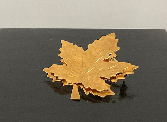 Vintage signed Boyd Bond gold plated double maple lea… - Gem