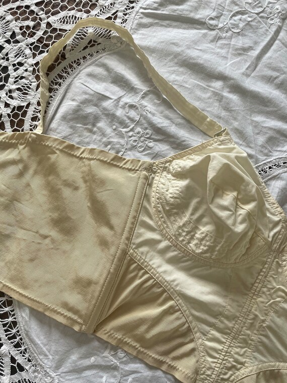 Vintage 1960s Bullet Bra - Gem